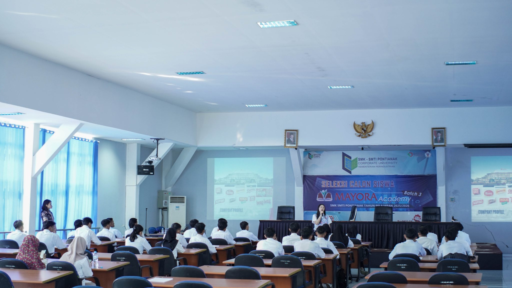 Rekrutmen Alumni SMK SMTI Pontianak oleh Mayora Group Berlangsung Ketat ...